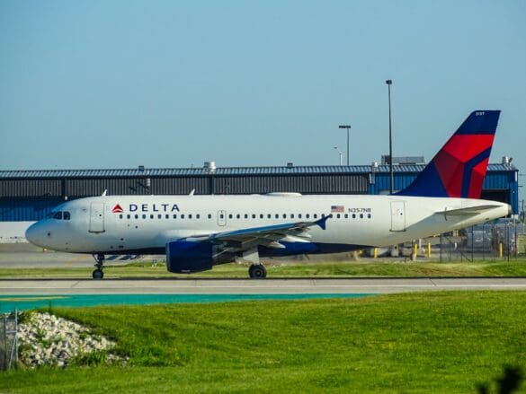 Delta Air Lines - The Bulkhead Seat