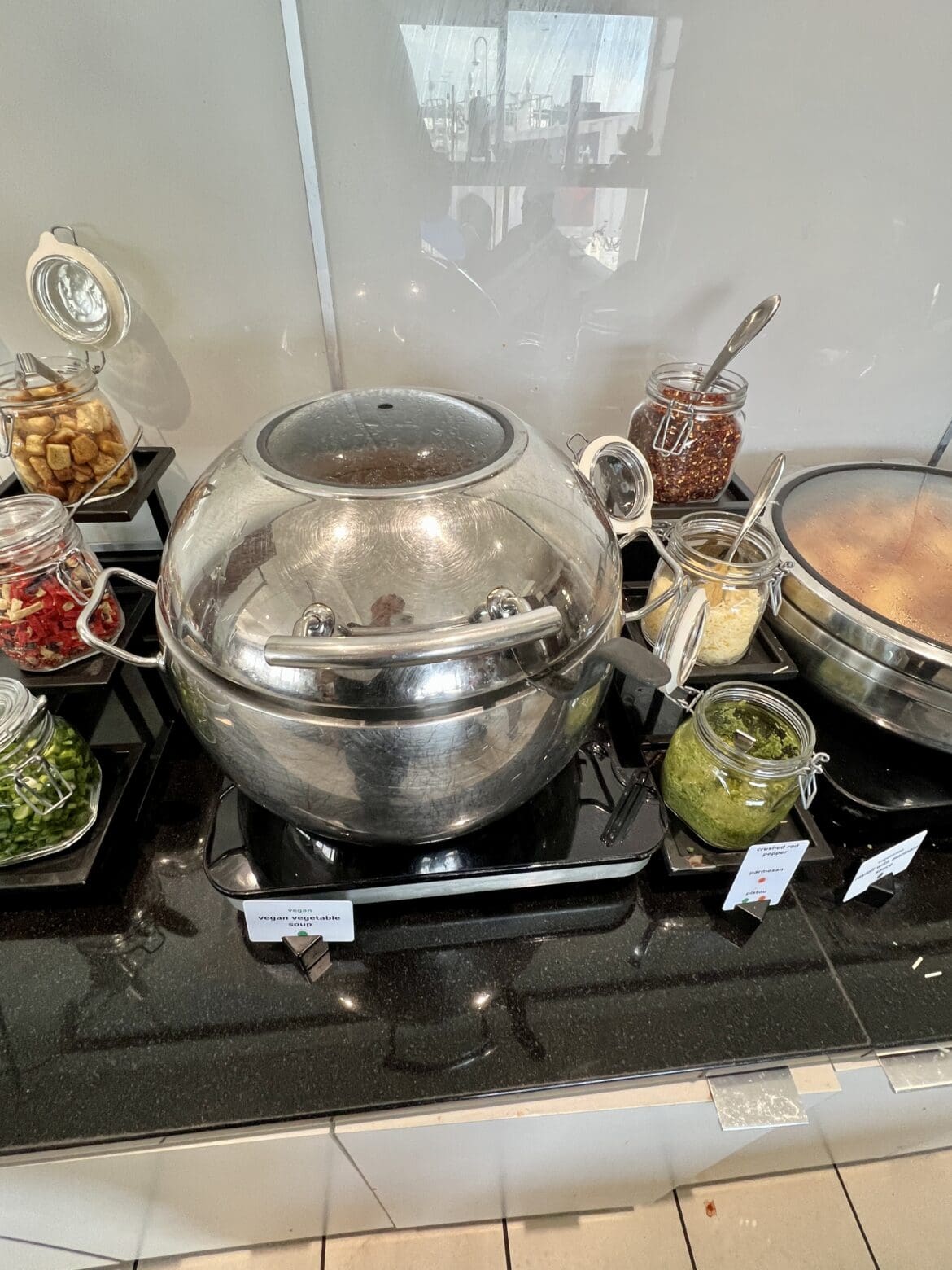 Lounge Review: Delta Sky Club® (ATL - Gate D12) - The Bulkhead Seat