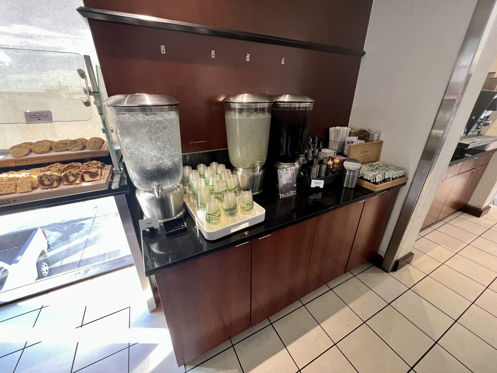 Lounge Review: Delta Sky Club® (ATL - Gate D12) - The Bulkhead Seat