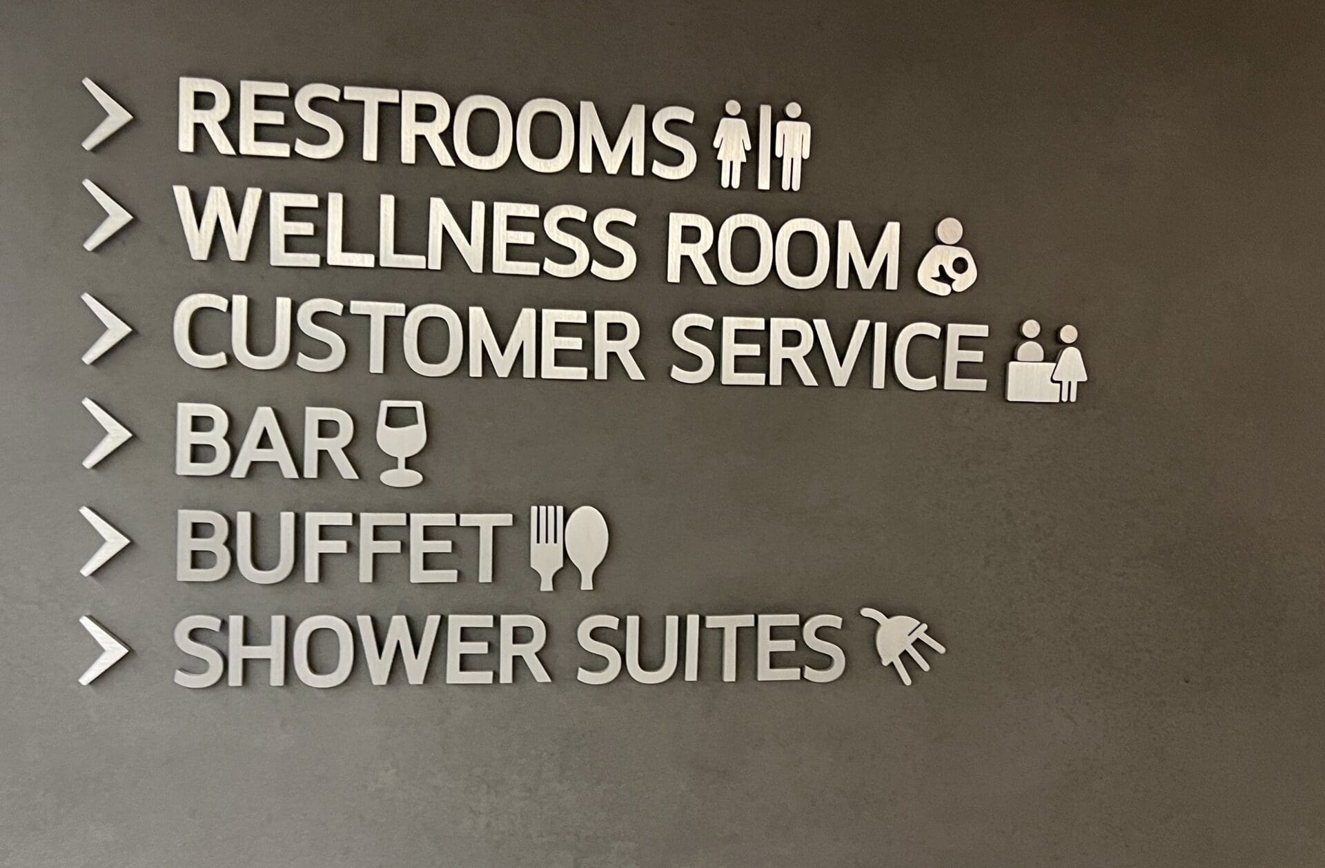 Lounge Review: United Club℠ (EWR - Gate C123) - The Bulkhead Seat