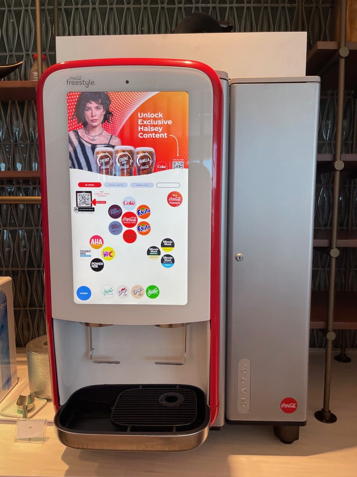 Lounge Review: Delta Sky Club® (LAX - Terminal 3 Sky Way) - The ...