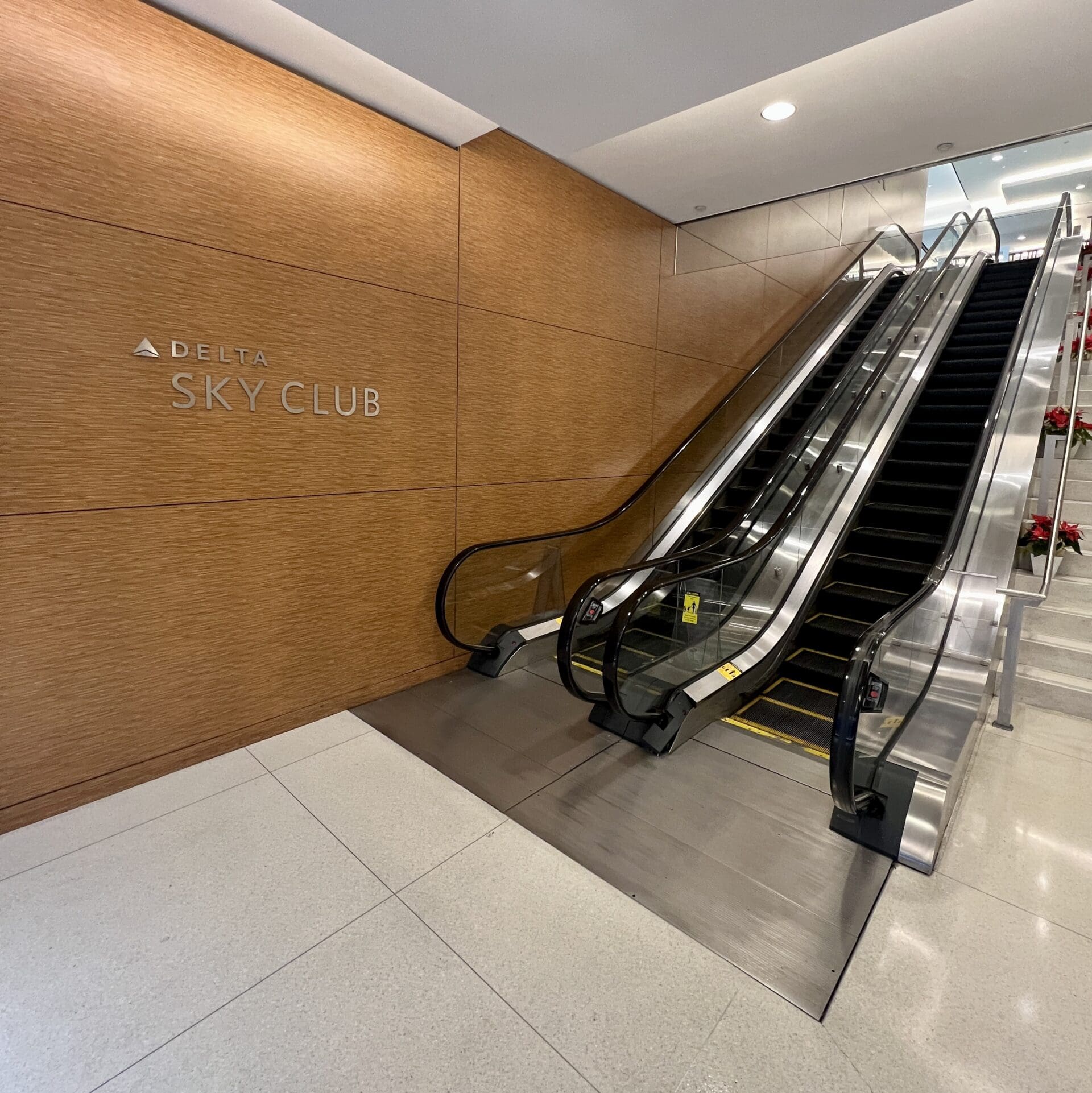 Lounge Review: Delta Sky Club® (JFK - Gate 31) - The Bulkhead Seat
