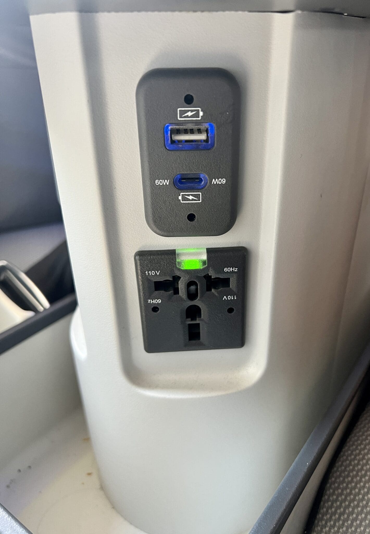 Flight Review: Breeze Airways Airbus A220-300 Nicest Class - TPA-HSV ...