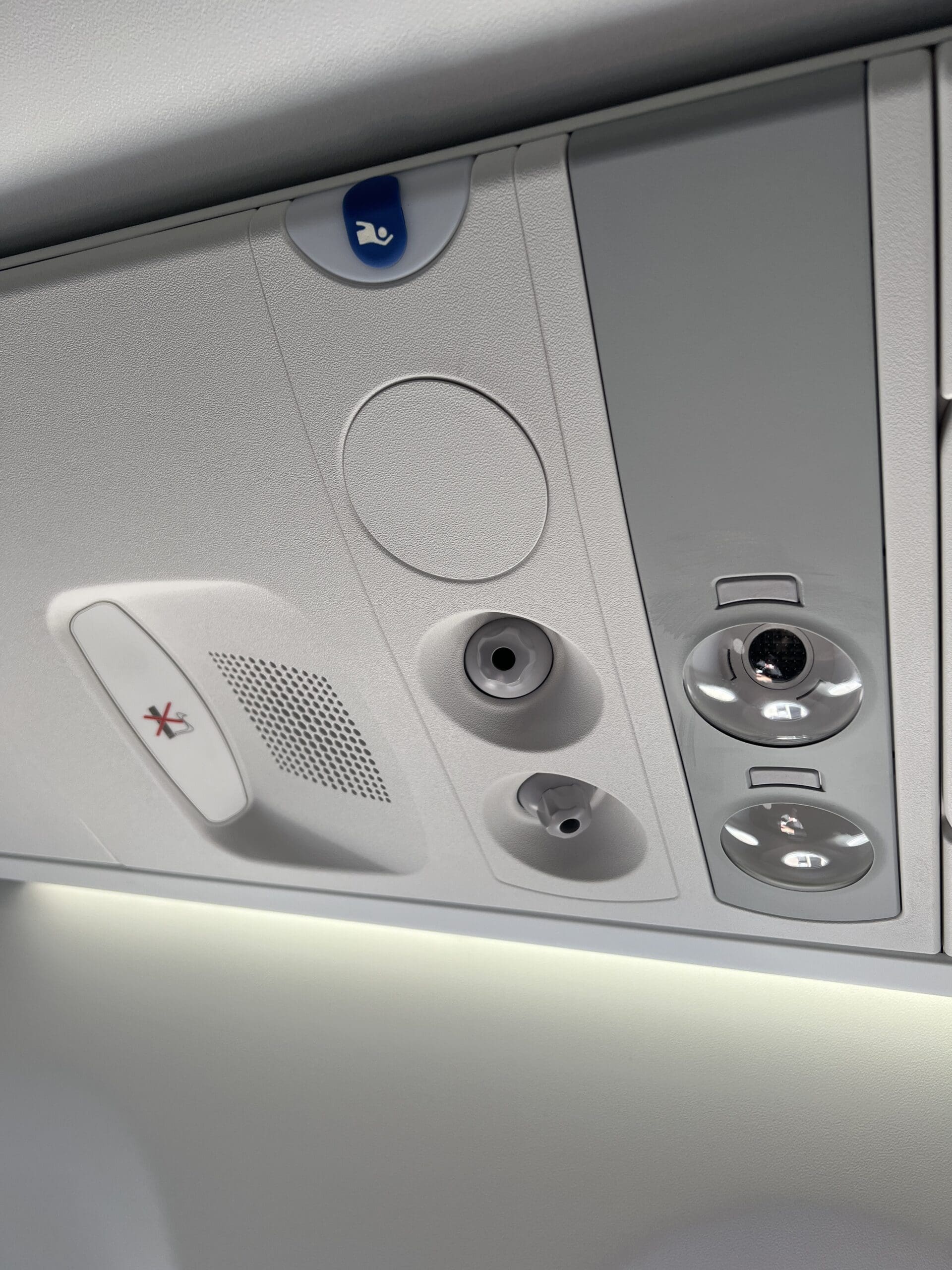 Flight Review: Breeze Airways A220-300 Nicest Class - TPA-HSV-LAS - The ...
