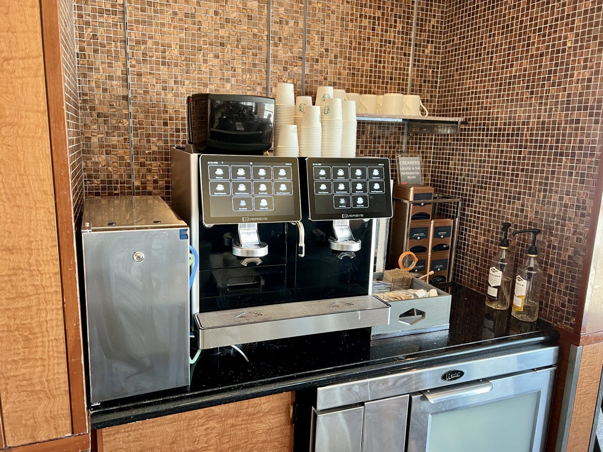 Lounge Review: Delta Sky Club® (DTW - Gate A68) - The Bulkhead Seat