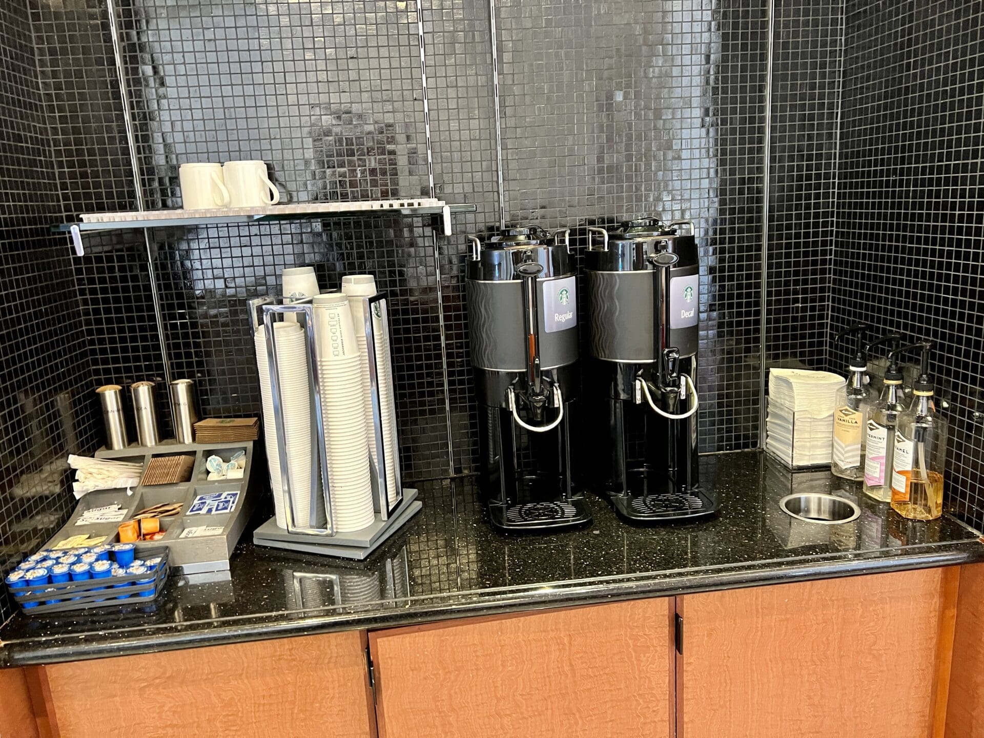 Lounge Review: Delta Sky Club® (DTW - Gate A68) - The Bulkhead Seat