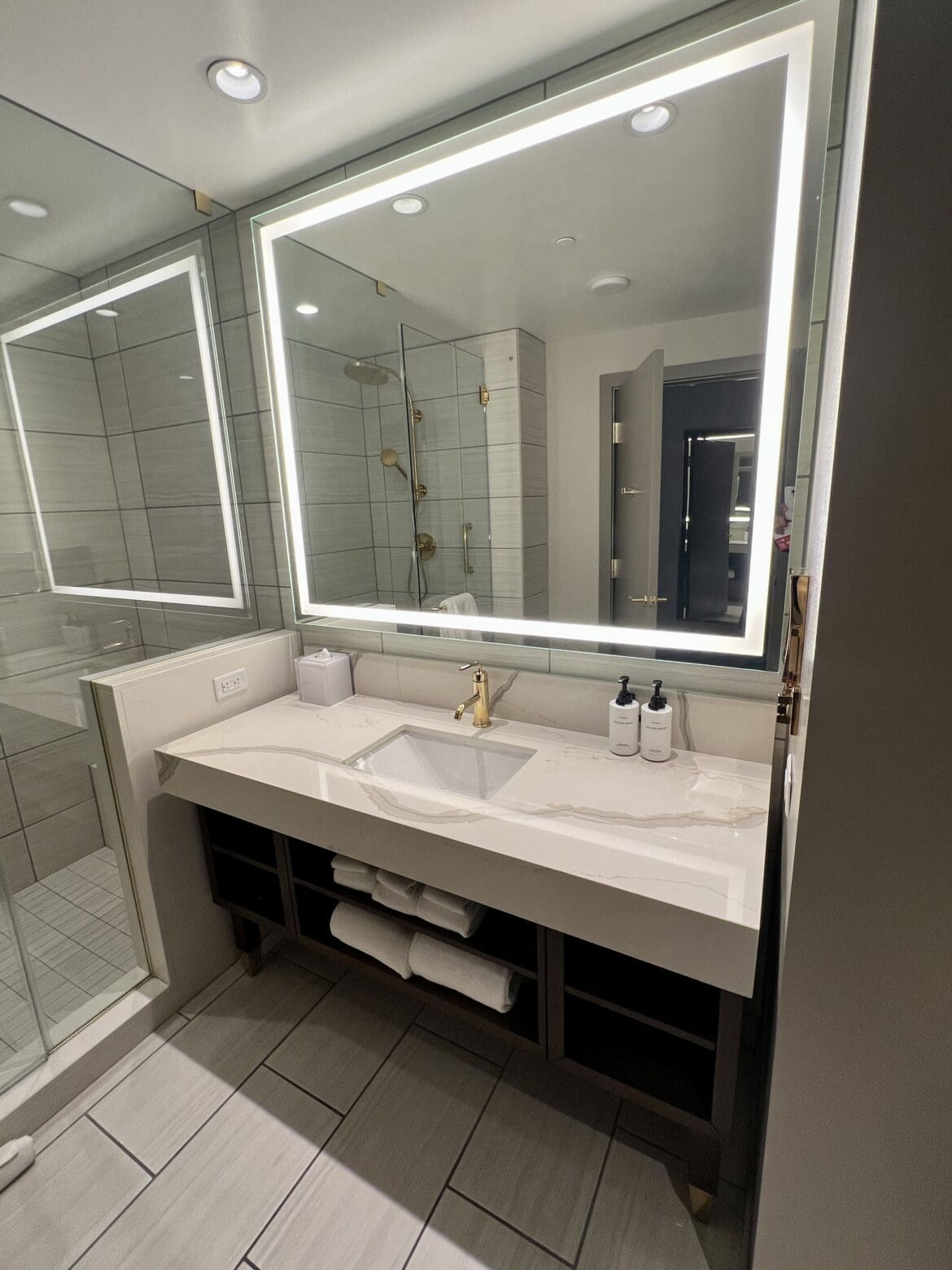 Hotel Review: Las Vegas Hilton at Resorts World - The Bulkhead Seat