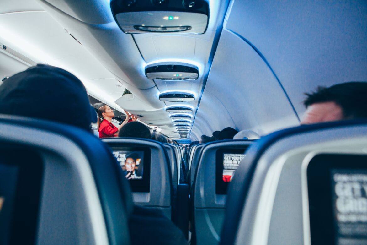 Passengers Behaving Badly 5 Things You Shouldnt Do In Flight The