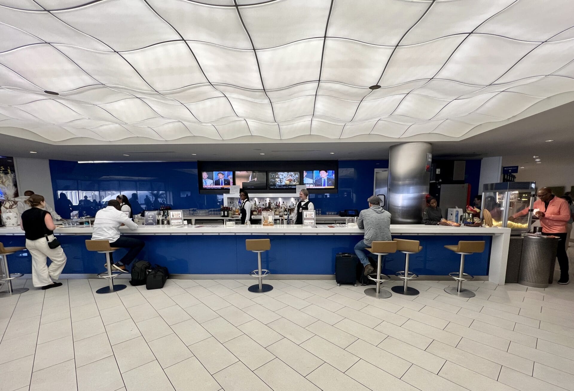 Lounge Review: Delta Sky Club® (ATL - Gate E15) - The Bulkhead Seat