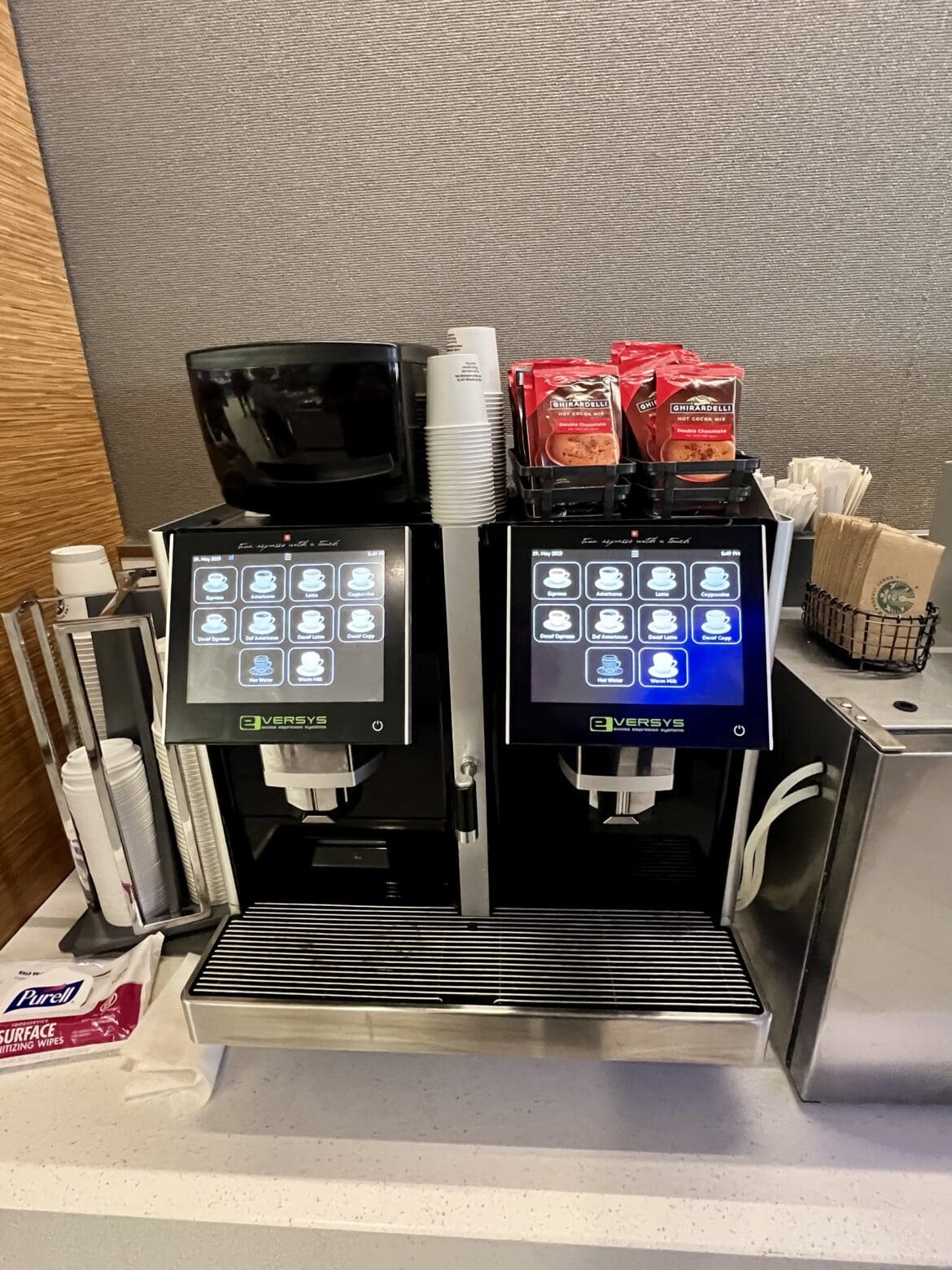 Lounge Review: Delta Sky Club® (ATL - Gate E15) - The Bulkhead Seat