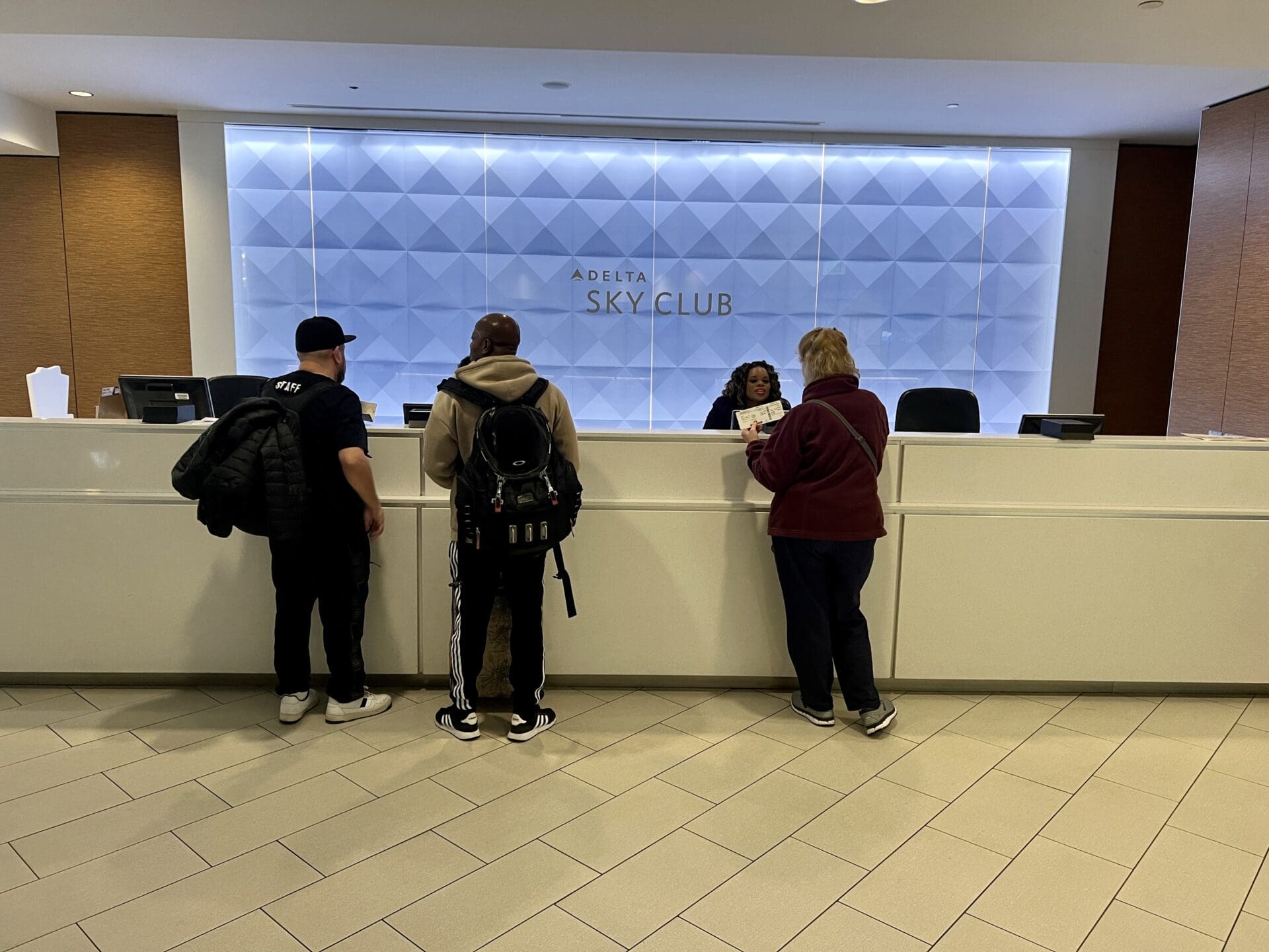 Lounge Review: Delta Sky Club® (ATL - Gate E15) - The Bulkhead Seat
