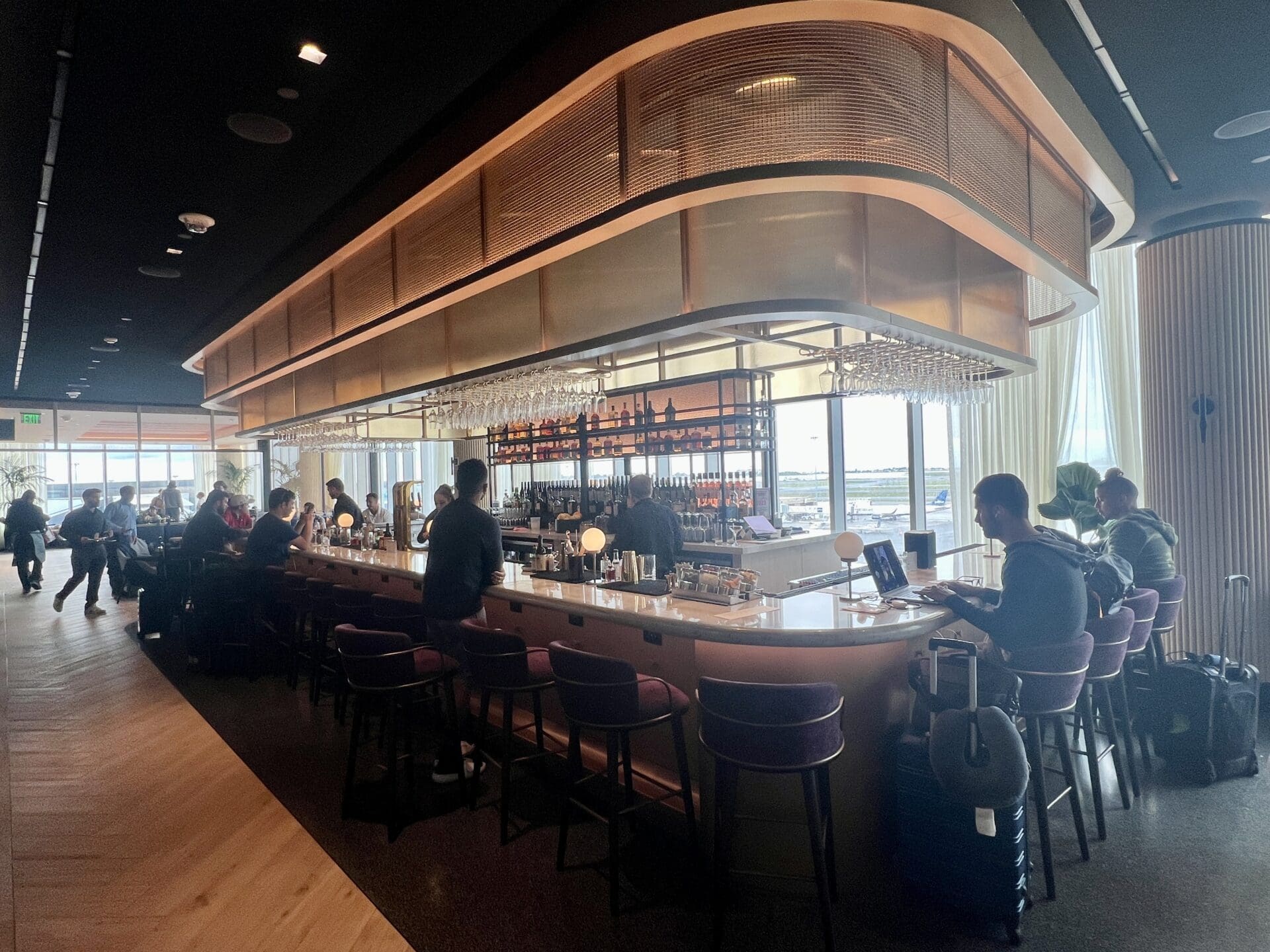 Chase Is Opening A Pop-Up Sapphire Reserve Lounge At Aria Resort ...