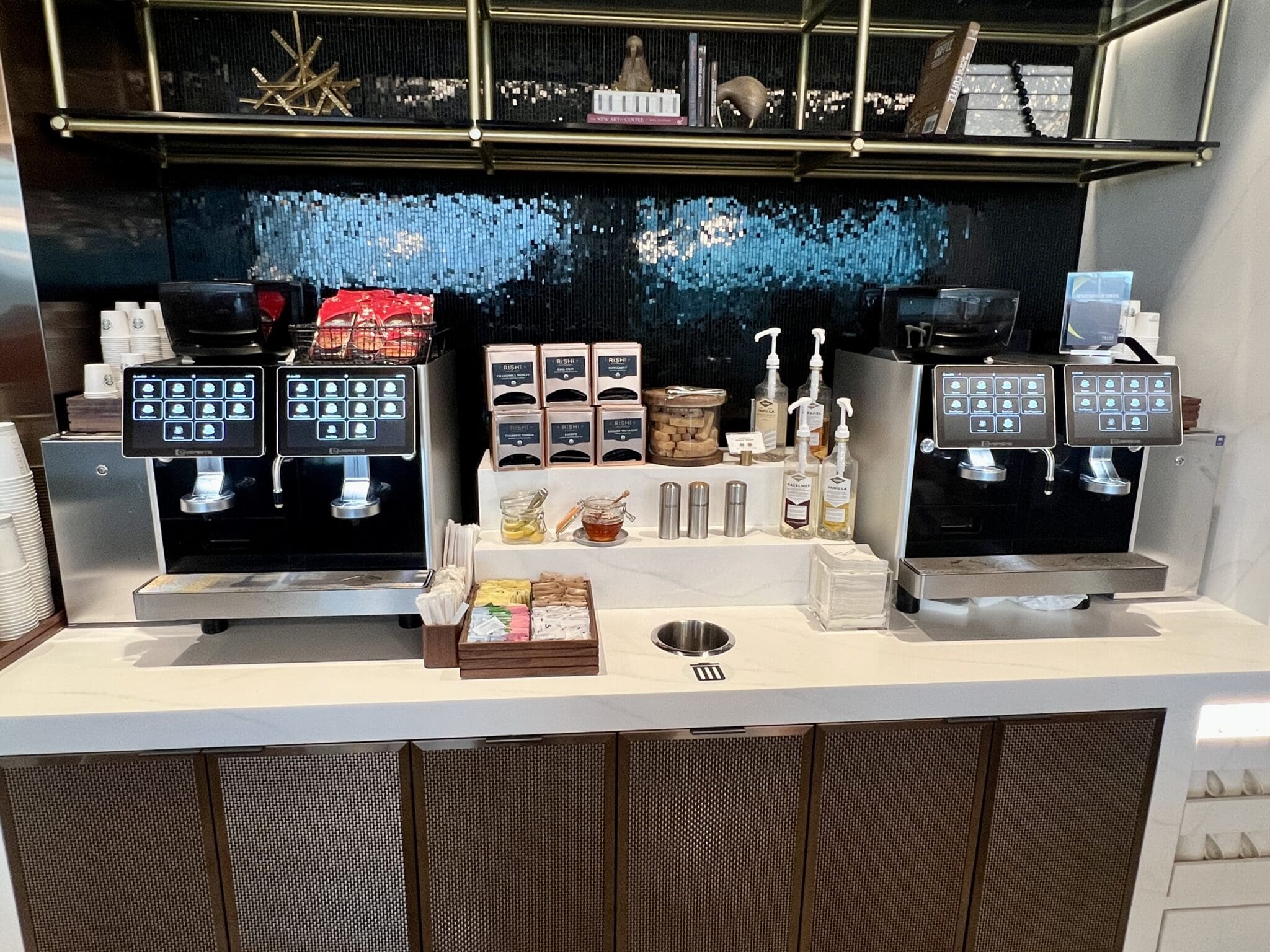 Lounge Review: Delta Sky Club® (MSP - Gates G17-G18) - The Bulkhead Seat