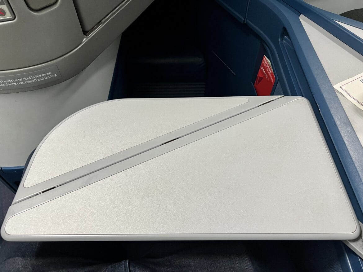 Flight Review: Delta Airlines Airbus A330 Delta One® - MSP-CDG - The ...