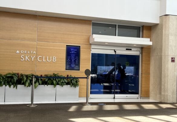Lounge Review: Delta Sky Club® (SFO - Gate C3) - The Bulkhead Seat