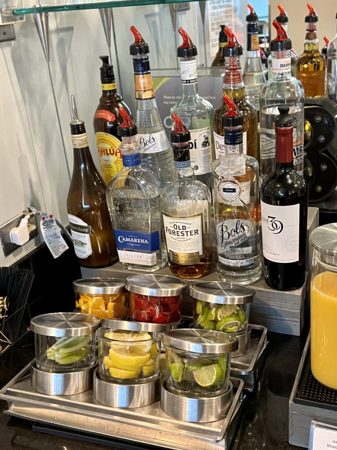 Lounge Review: Delta Sky Club® (DEN - Concourse A) - The Bulkhead Seat