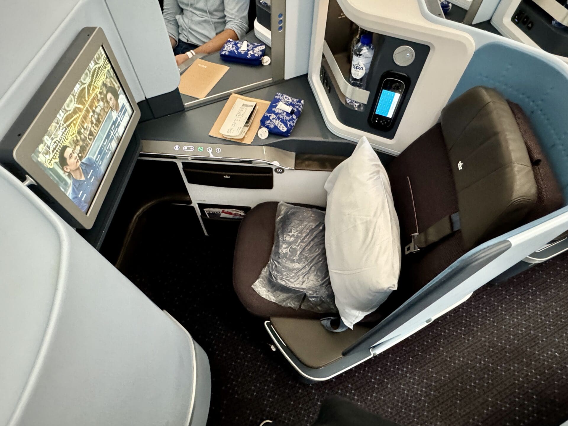 Flight Review: KLM Boeing 787-10 World Business - ORD-AMS - The ...