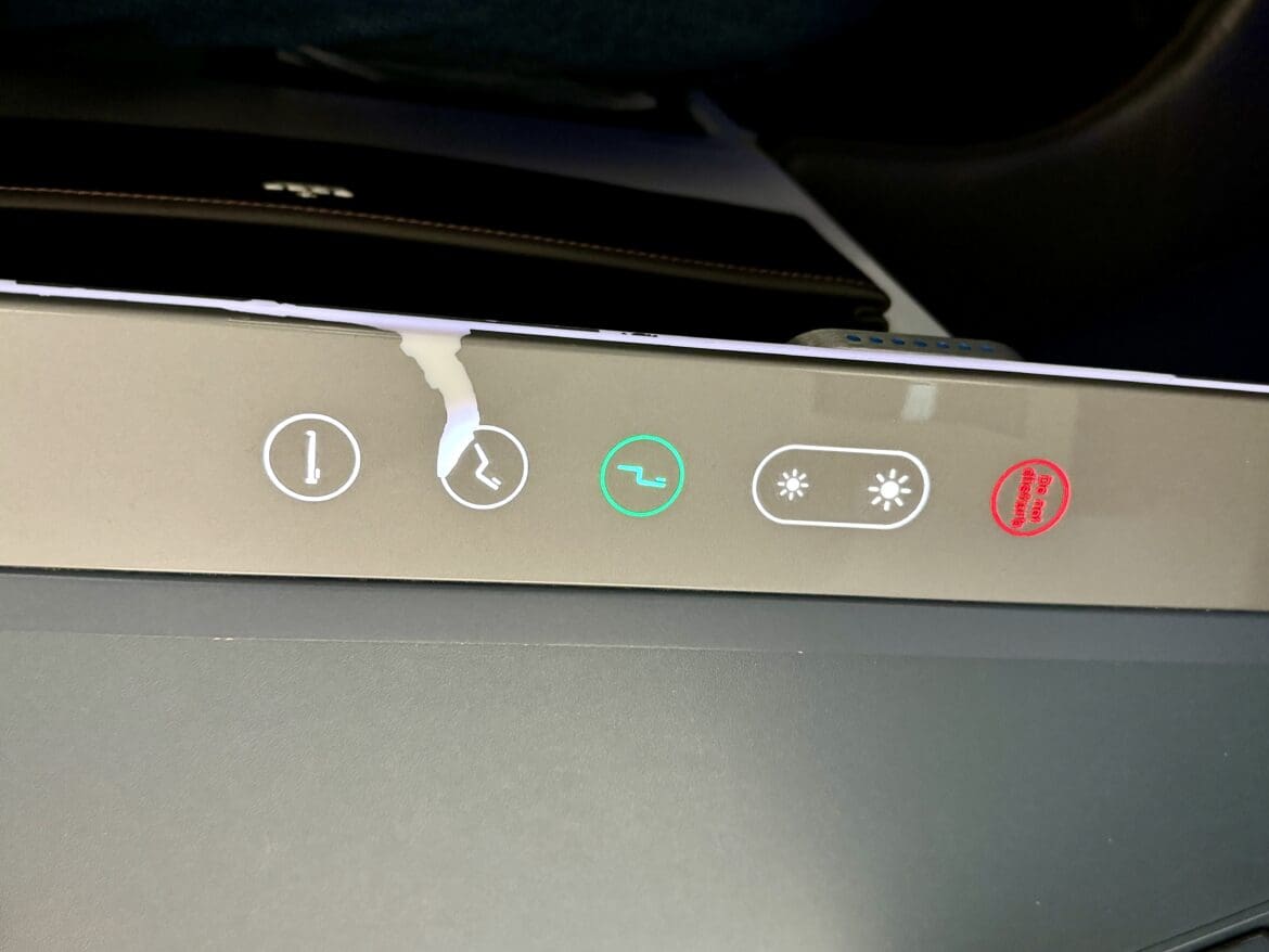 Flight Review: KLM Boeing 787-10 World Business - ORD-AMS - The ...