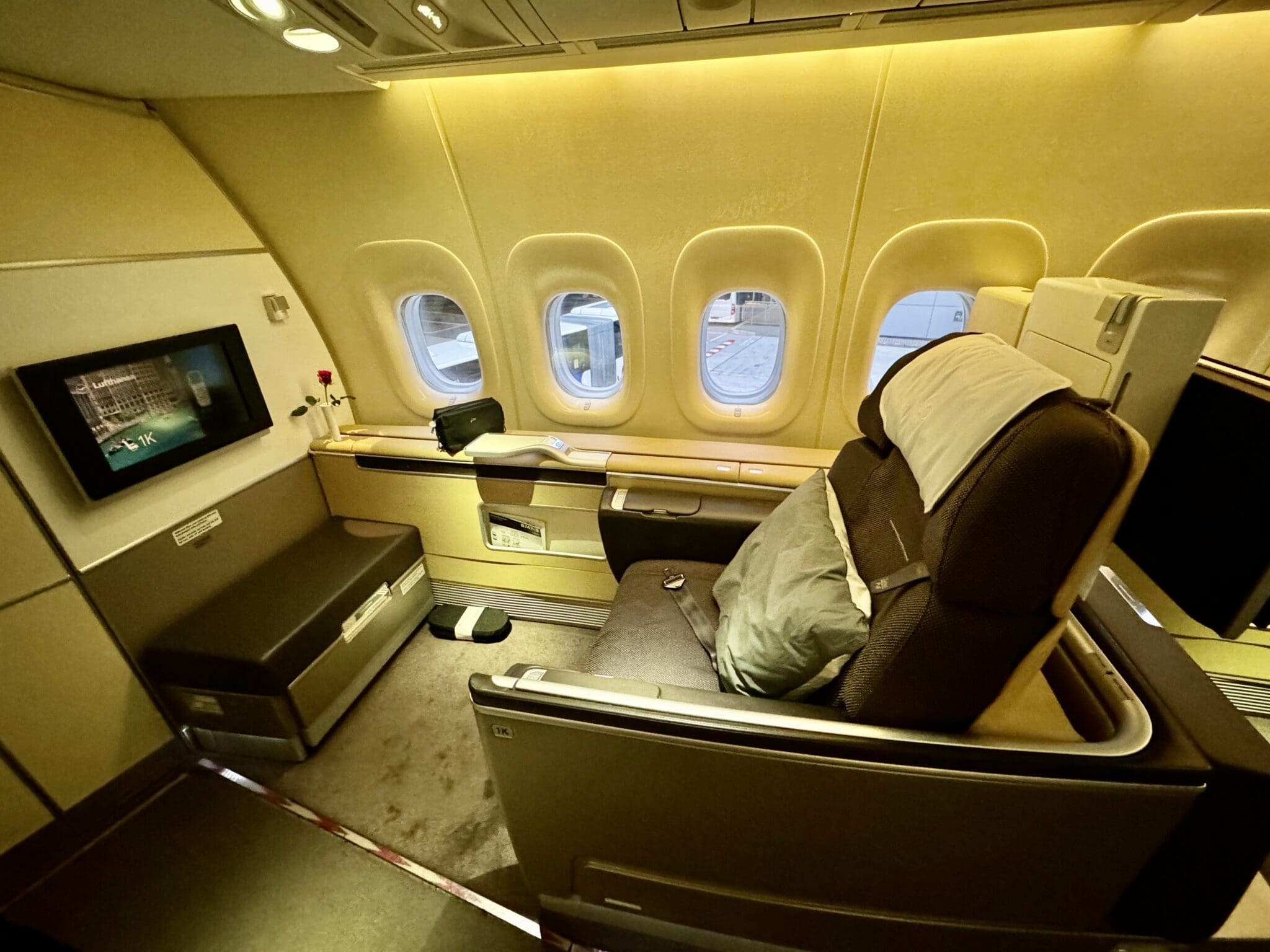 Flight Review: Lufthansa Boeing 747-8 First Class - FRA-ORD - The Bulkhead Seat