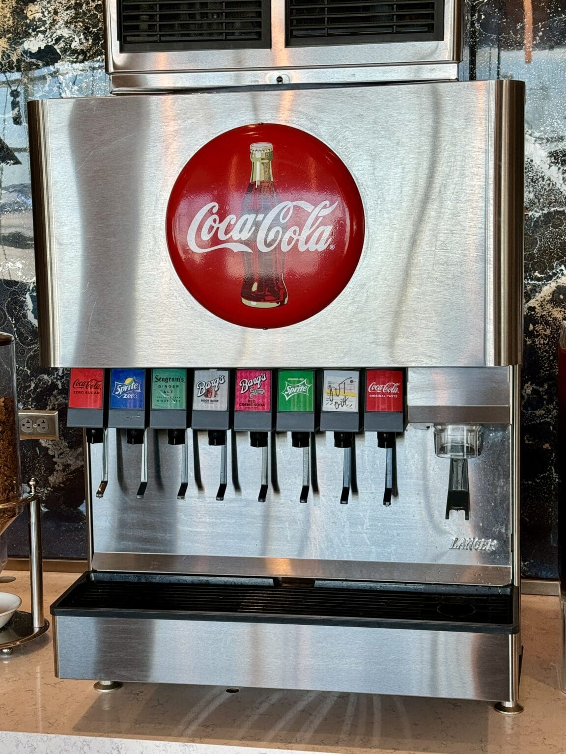 Lounge Review: Delta Sky Club® (MSY – Concourse C) - The Bulkhead Seat