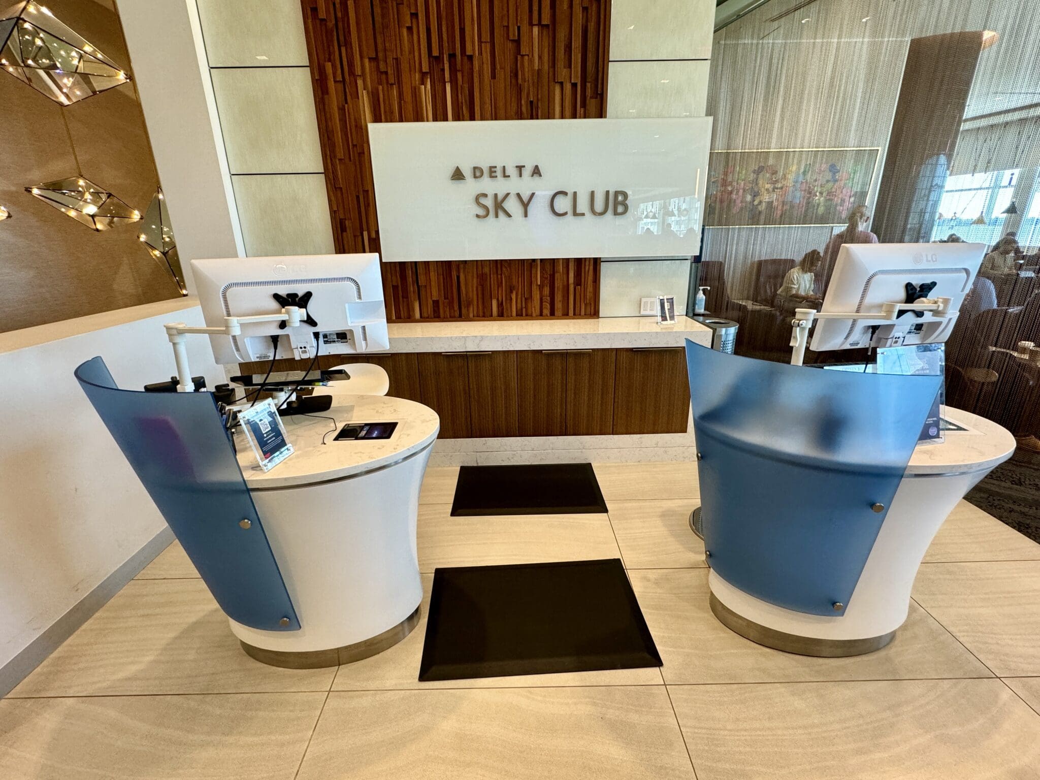 Lounge Review: Delta Sky Club® (MSY – Concourse C) - The Bulkhead Seat