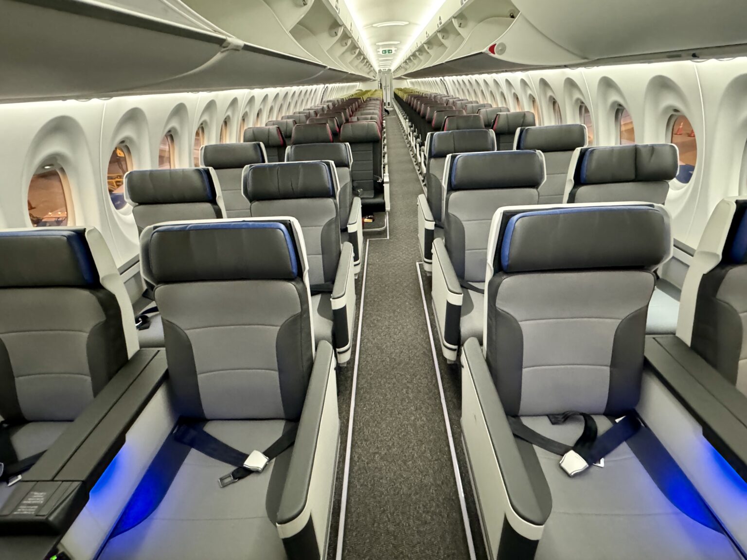 Flight Review: Breeze Airways Airbus A220-300 Ascent Class – TPA-PVD ...