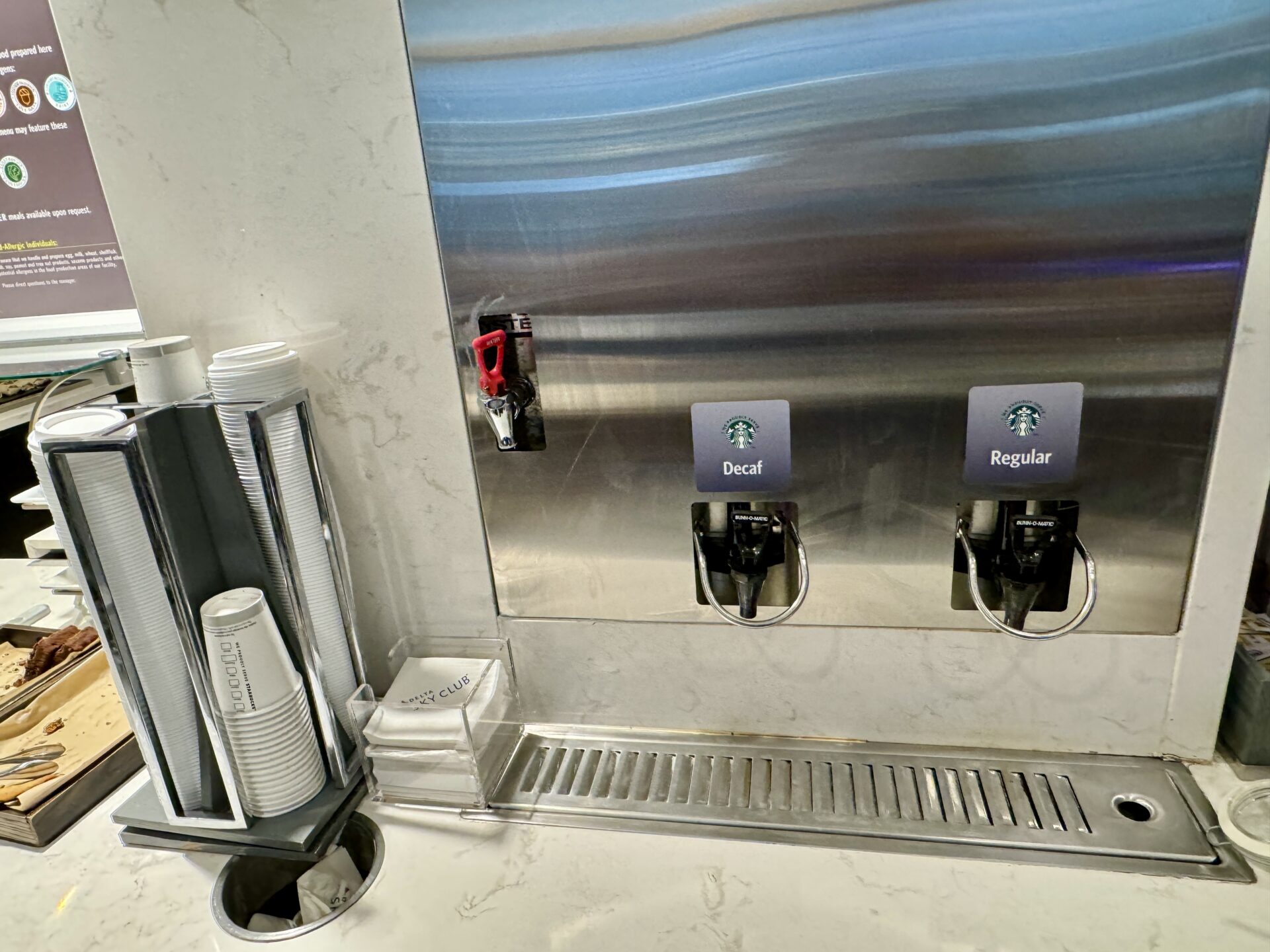 Lounge Review: Delta Sky Club® (DTW – Gate A43) - The Bulkhead Seat