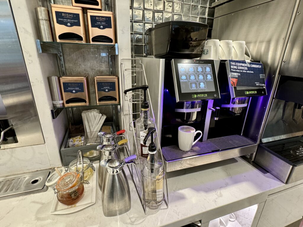 Lounge Review: Delta Sky Club® (DTW – Gate A43) - The Bulkhead Seat