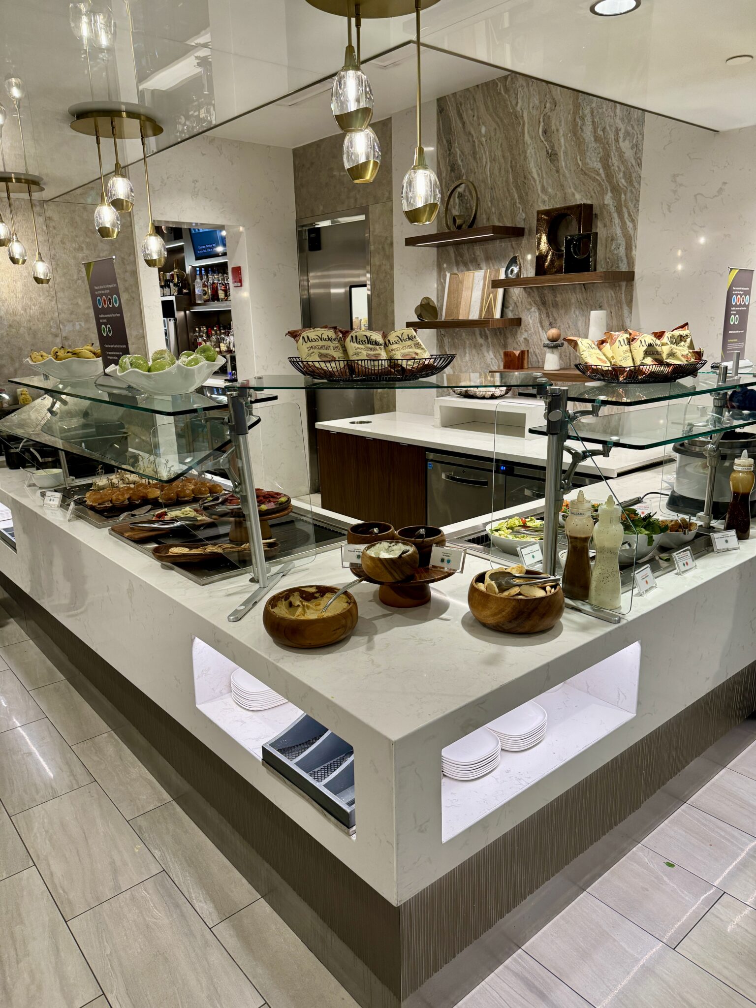 Lounge Review: Delta Sky Club® (DTW – Gate A43) - The Bulkhead Seat