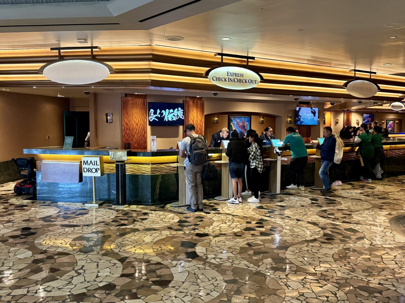 Hotel Review: Rio Hotel & Casino - The Bulkhead Seat