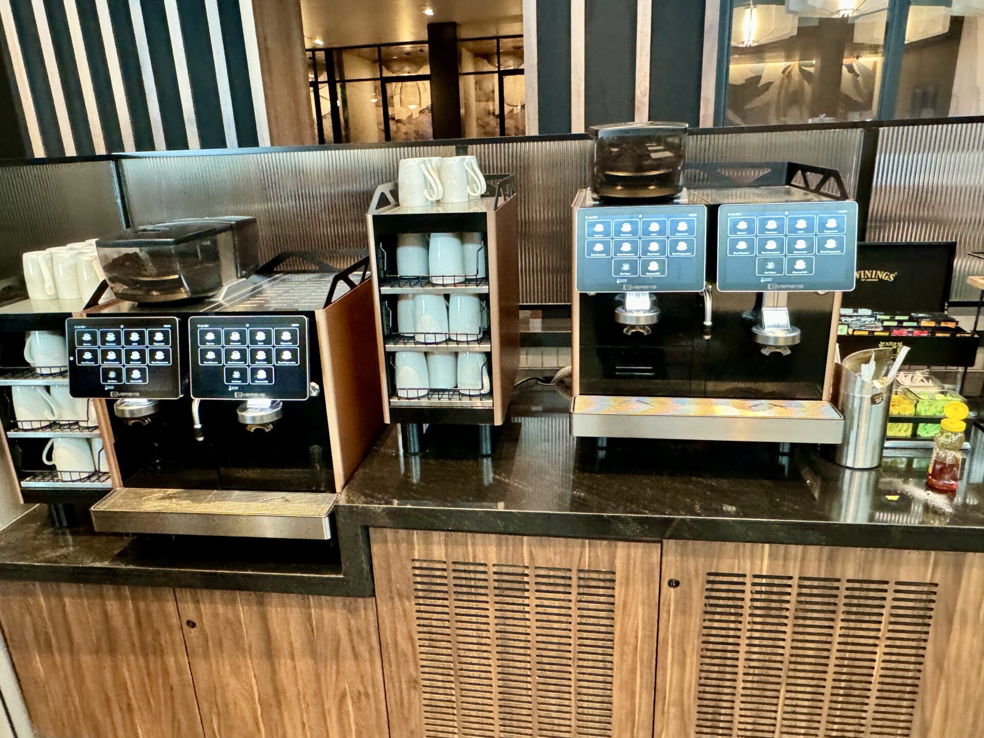 Lounge Review: The Centurion® Lounge by American Express (ATL) - The ...