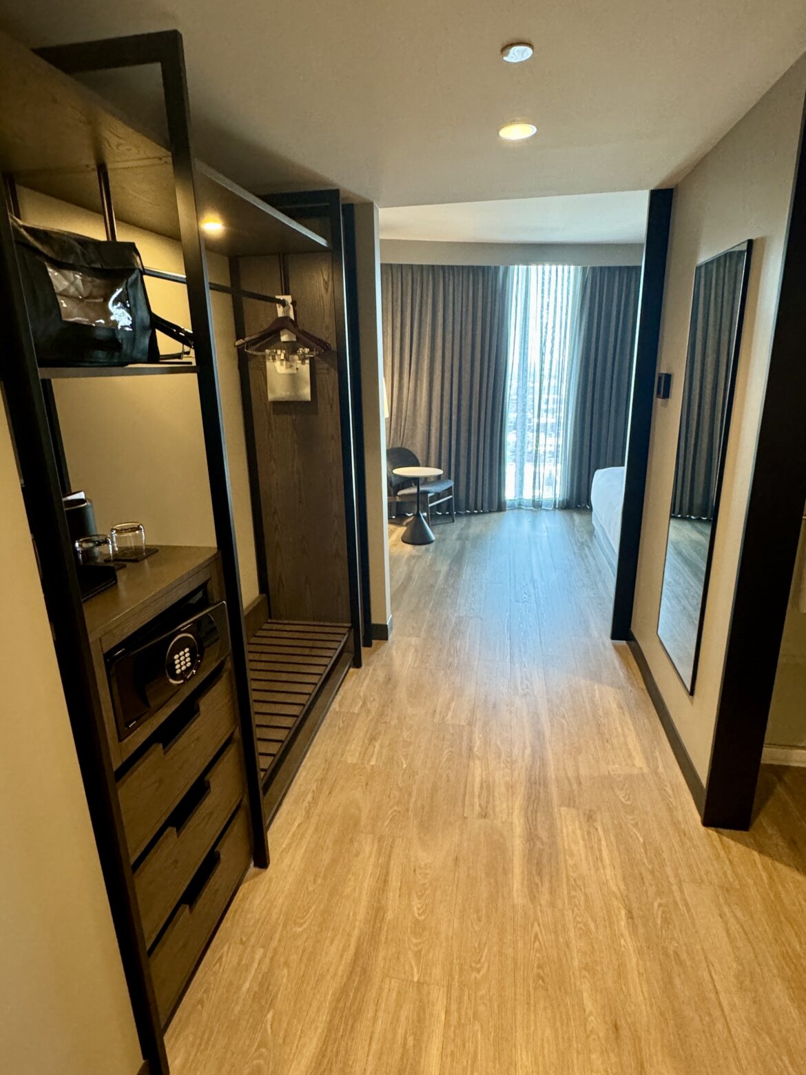 Mini Hotel Review: Hyatt Regency Salt Lake City - The Bulkhead Seat