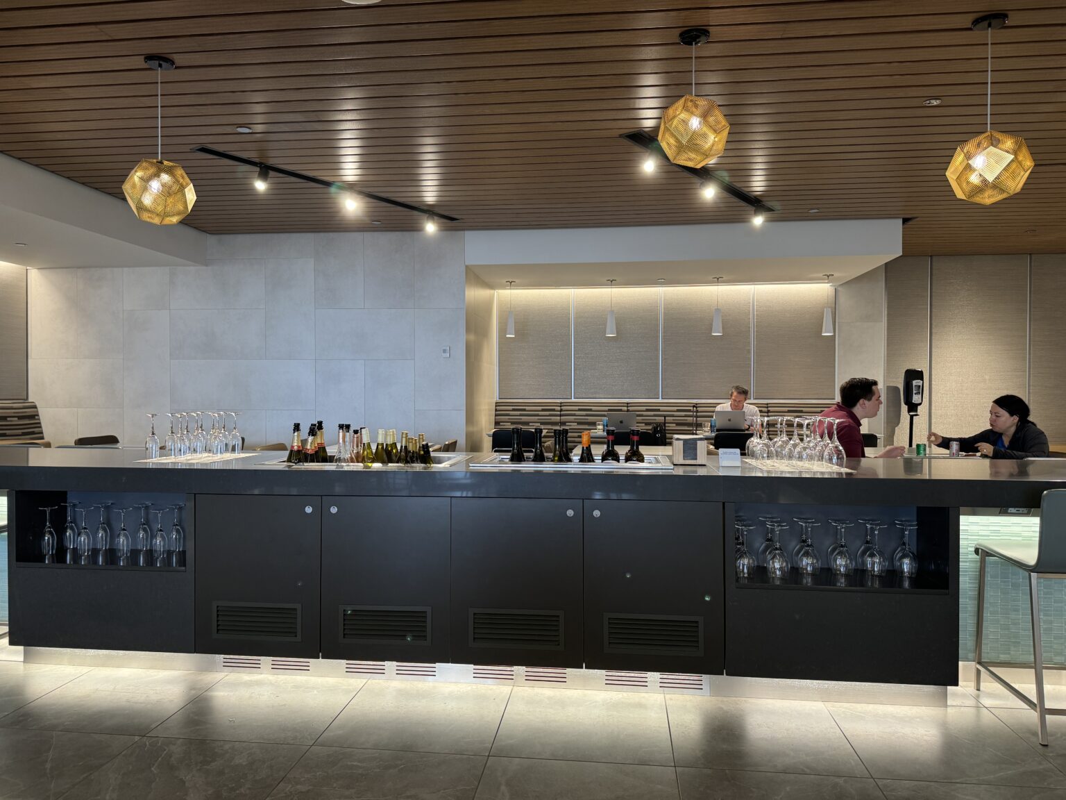 Lounge Review: American Airlines Flagship® Lounge (ORD) - The Bulkhead Seat