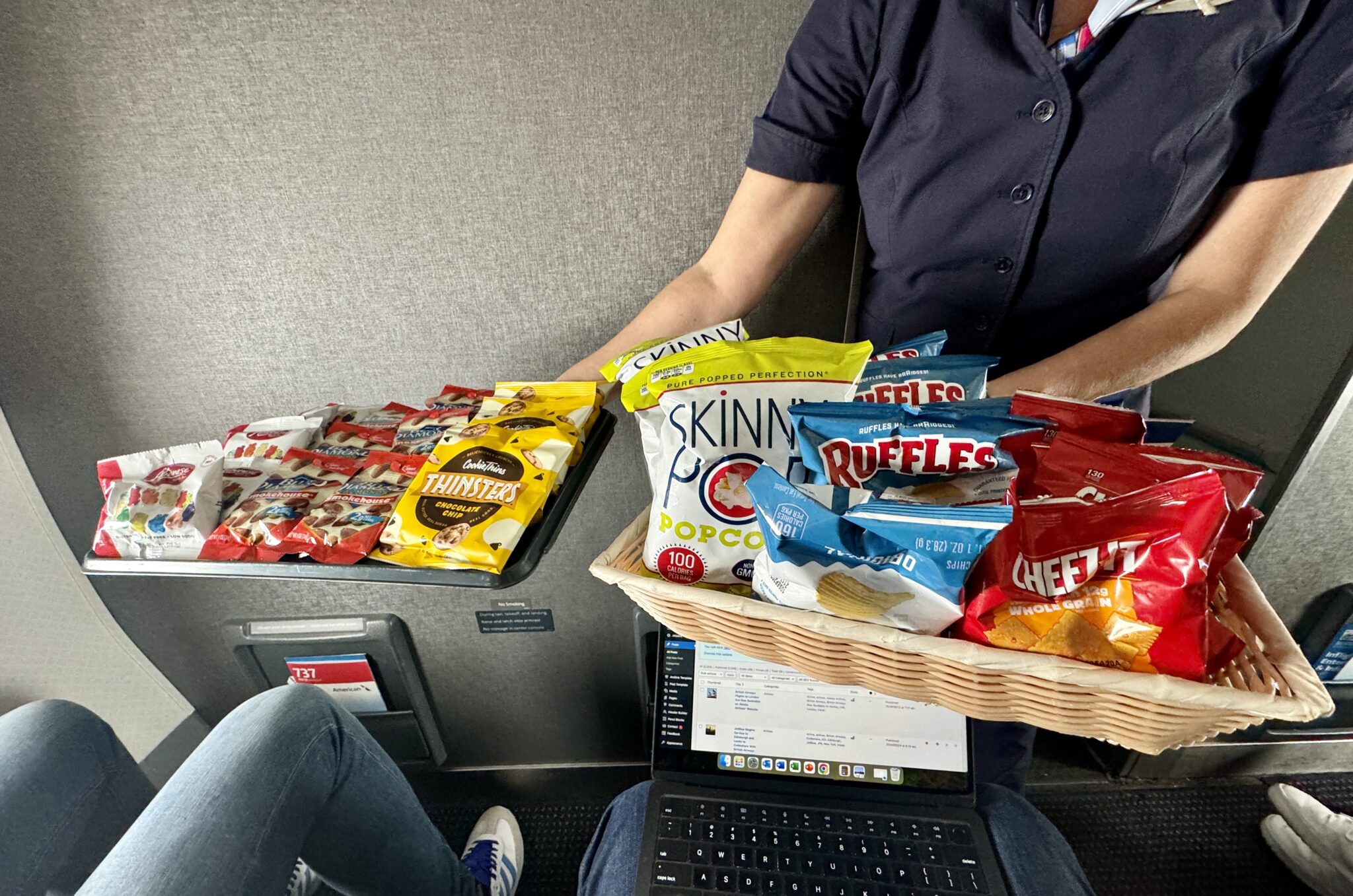 Flight Review: American Airlines Boeing 737 First Class - ORD-EWR - The ...