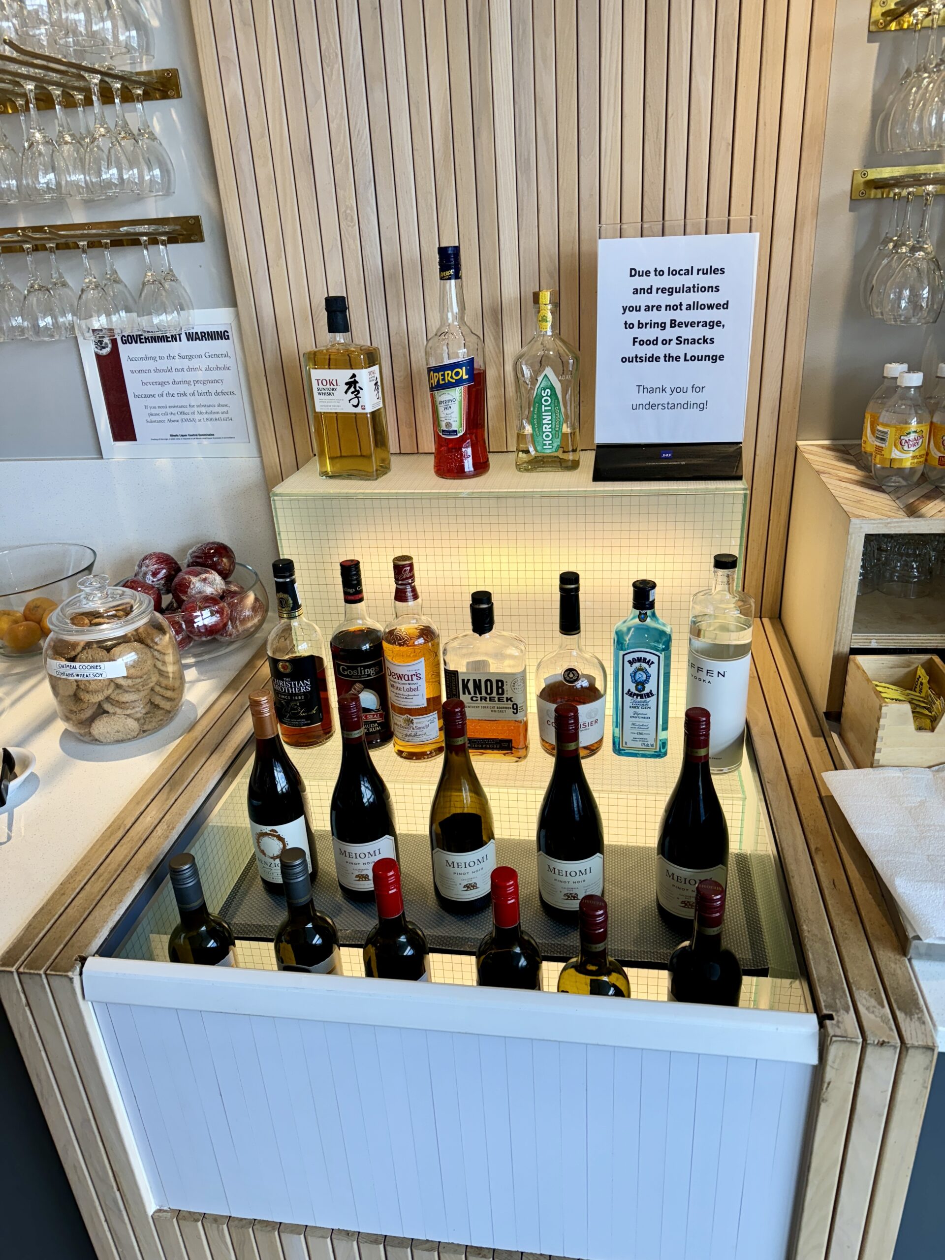 Lounge Review: SAS Lounge (ORD) - The Bulkhead Seat