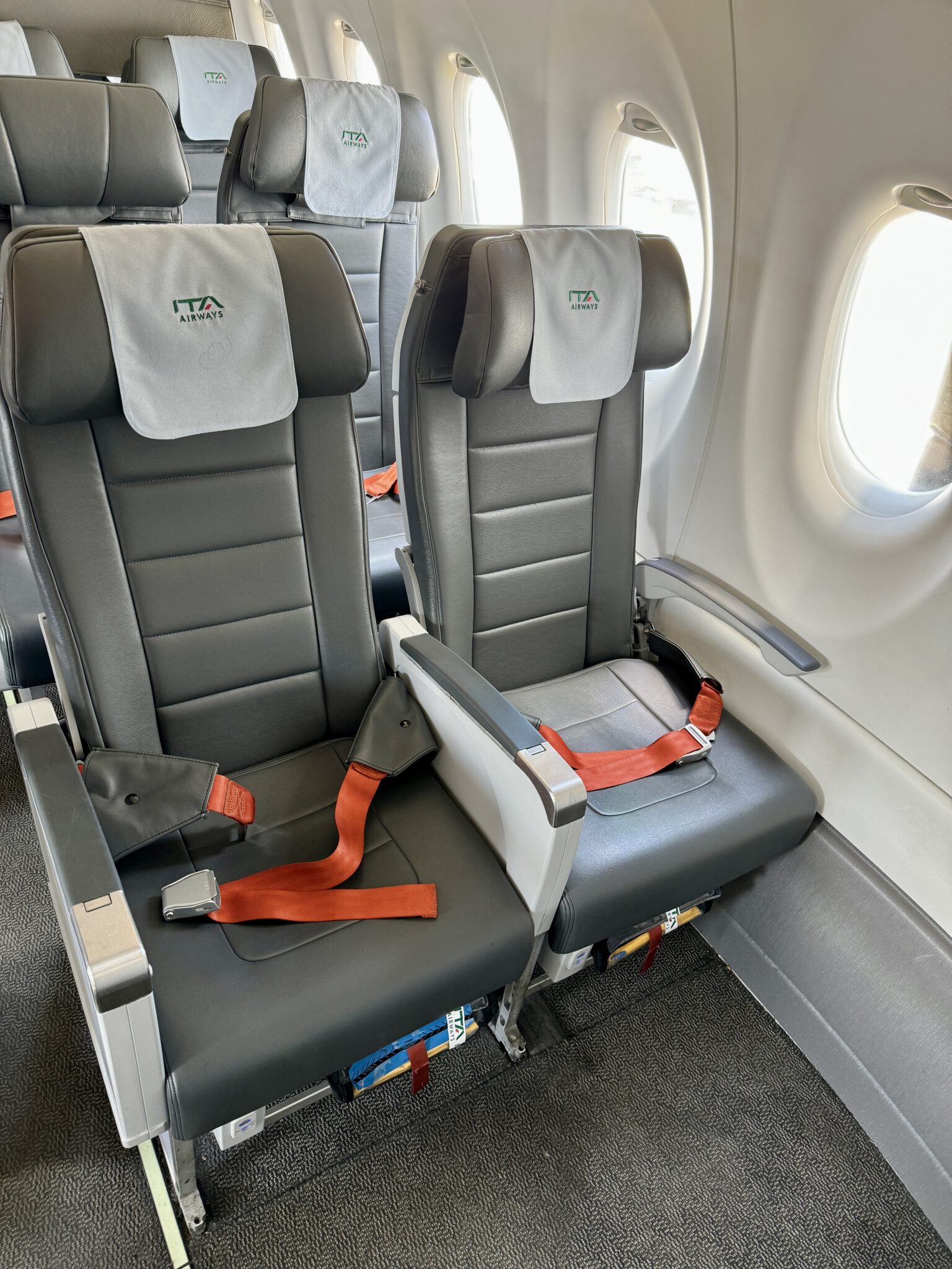 Flight Review: ITA Airways Airbus A220 Business Class - FCO-FRA - The ...