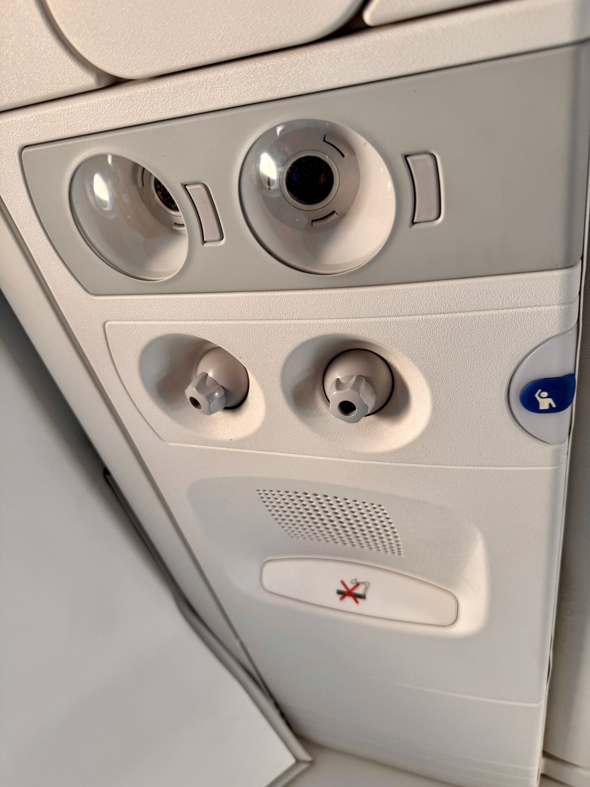 Flight Review: ITA Airways Airbus A220 Business Class - FCO-FRA - The ...