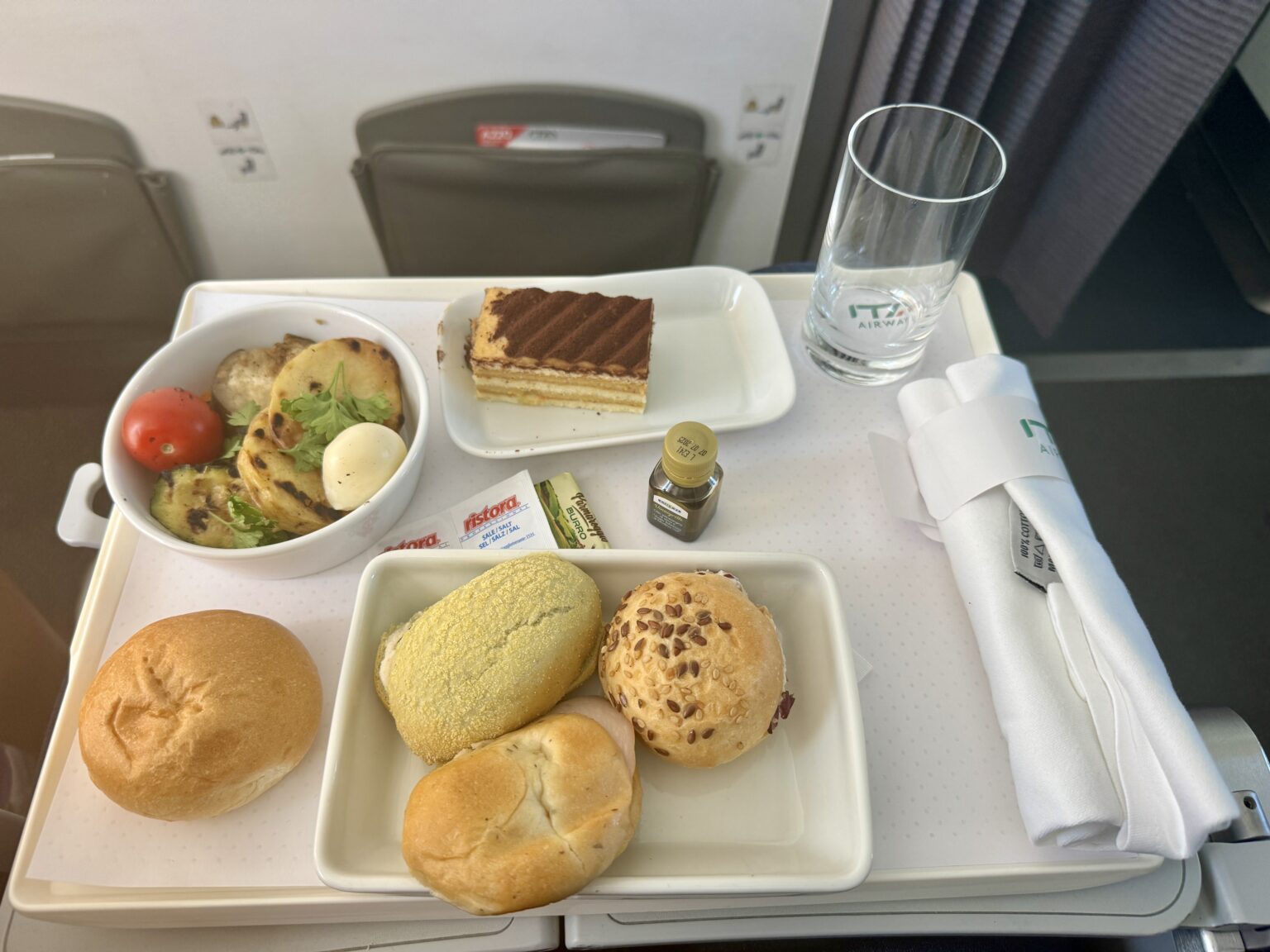Flight Review: ITA Airways Airbus A220 Business Class - FCO-FRA - The ...