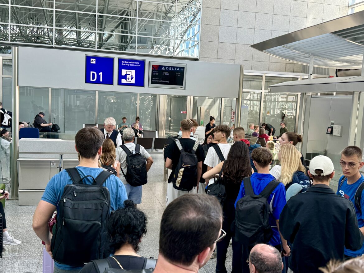 Flight Review: Delta Air Lines Airbus A330 Delta One® - FRA-JFK - The ...