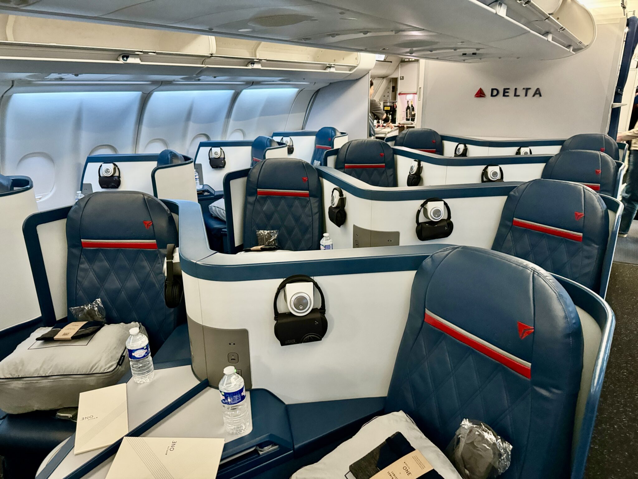Flight Review: Delta Air Lines Airbus A330 Delta One® - FRA-JFK - The ...