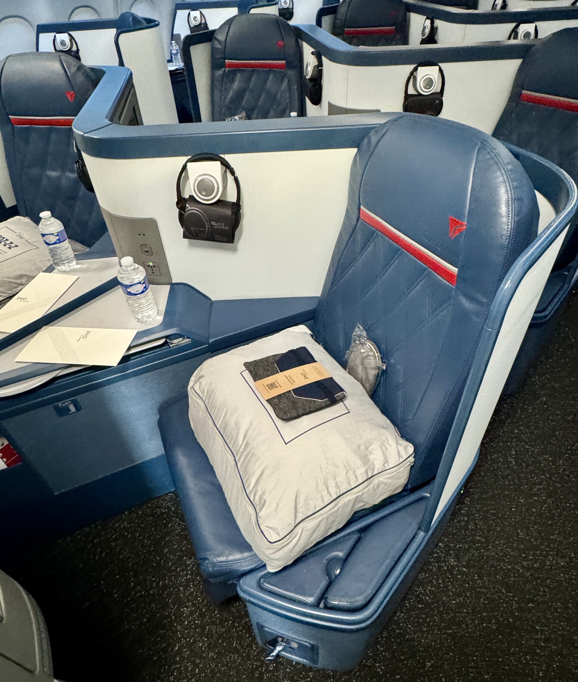 Flight Review: Delta Air Lines Airbus A330 Delta One® - FRA-JFK - The ...