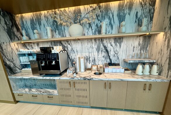 Lounge Review: Delta One® Lounge (JFK) - The Bulkhead Seat