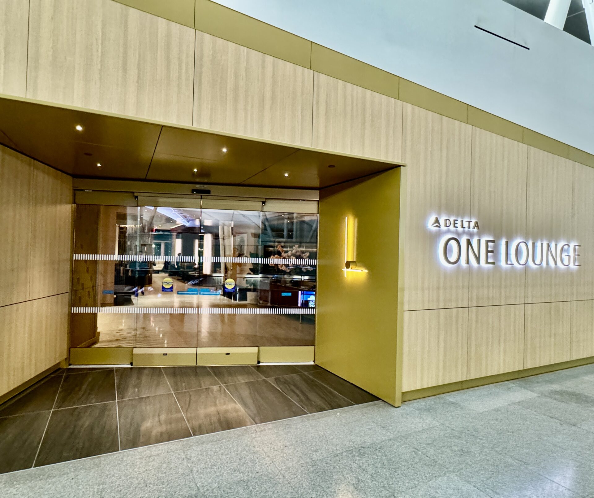 Delta Sky Club® | Delta One® Lounge - The Bulkhead Seat