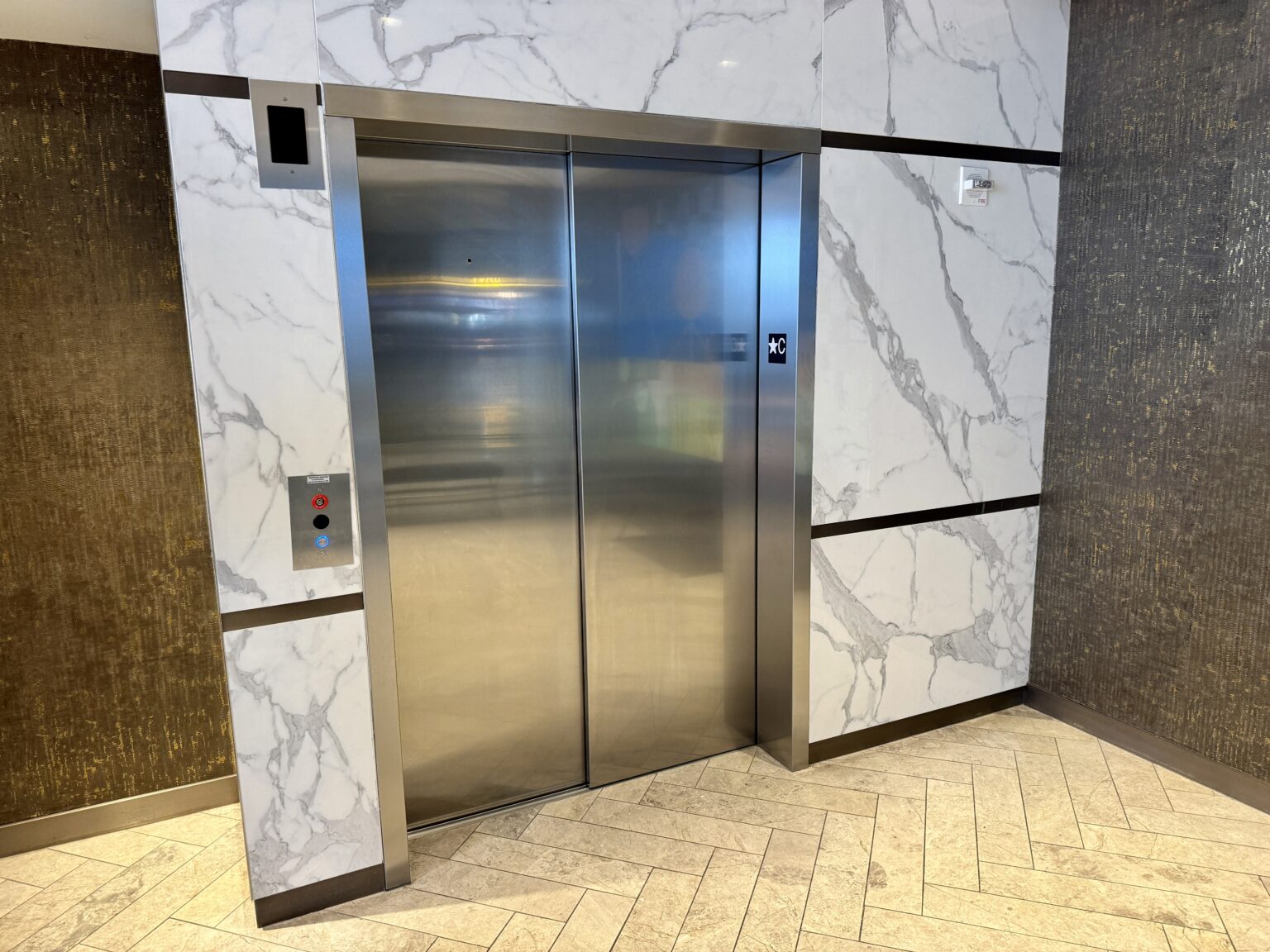 Lounge Review: United Polaris® Lounge (IAH) - The Bulkhead Seat