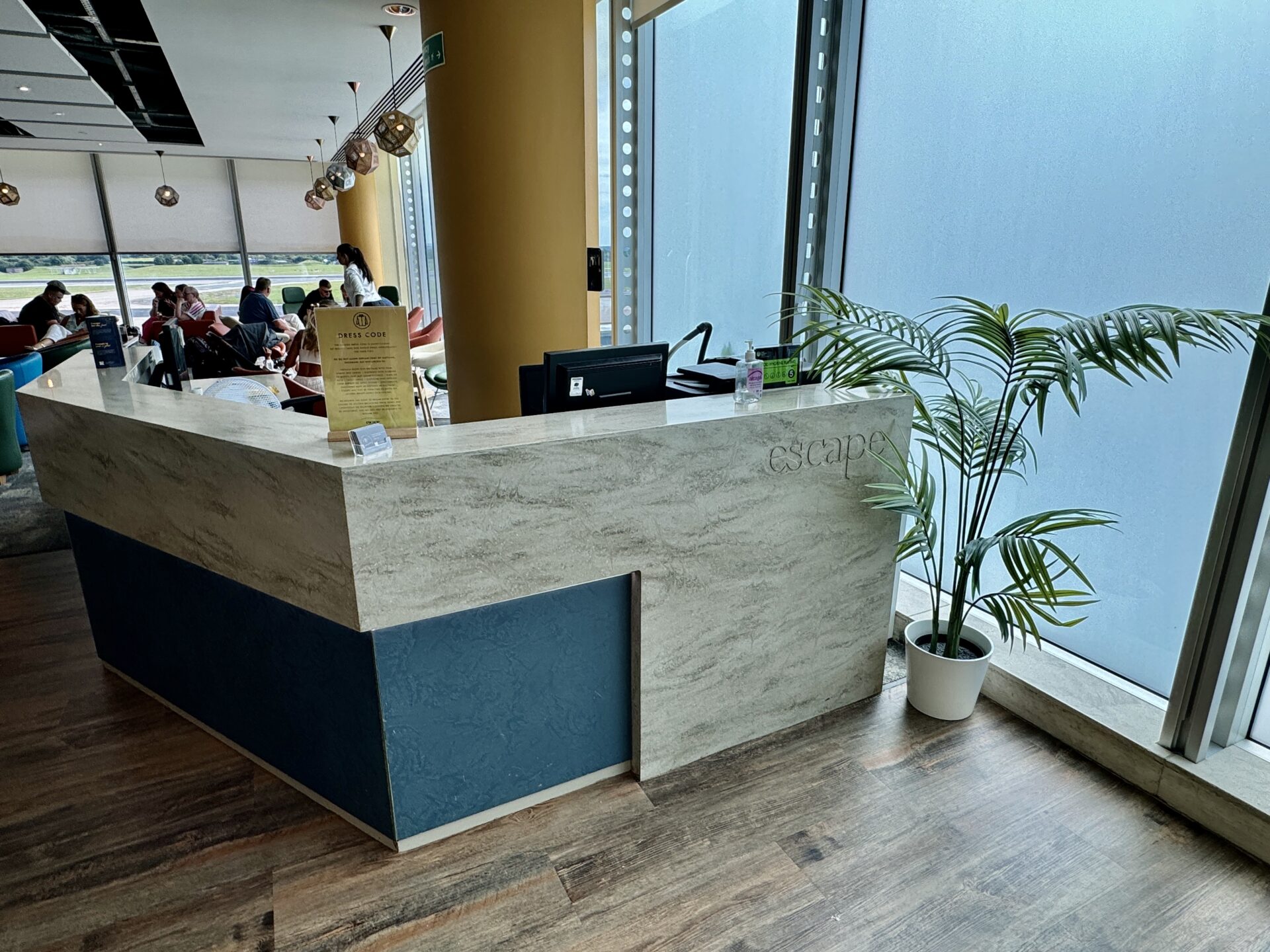 Lounge Review: The Escape Lounge (MAN - Terminal 3) - The Bulkhead Seat