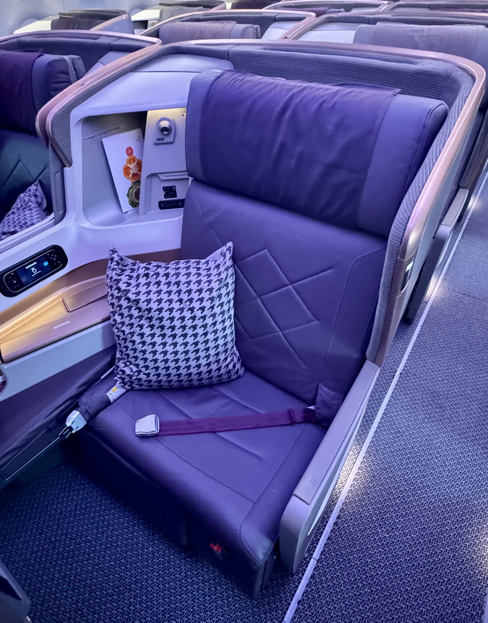 Flight Review: Singapore Airbus A350-900 Business Class - MAN-IAH - The ...
