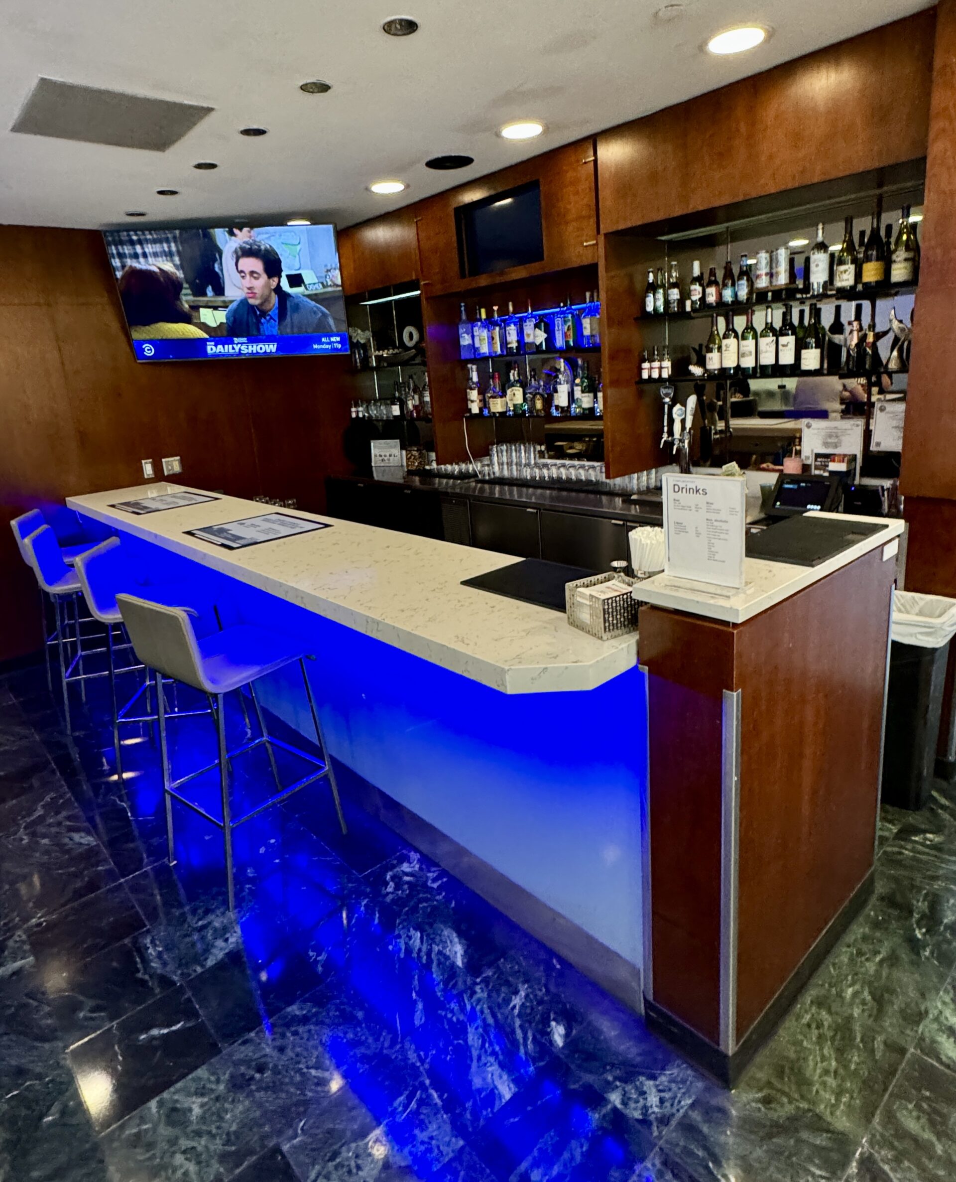 Lounge Review: United Club℠ (MCO - Gate 43) - The Bulkhead Seat