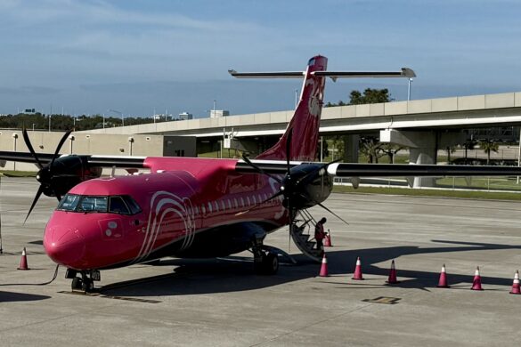 Alaska Airlines Flight Attendant Punches Erratic Passenger In the ...