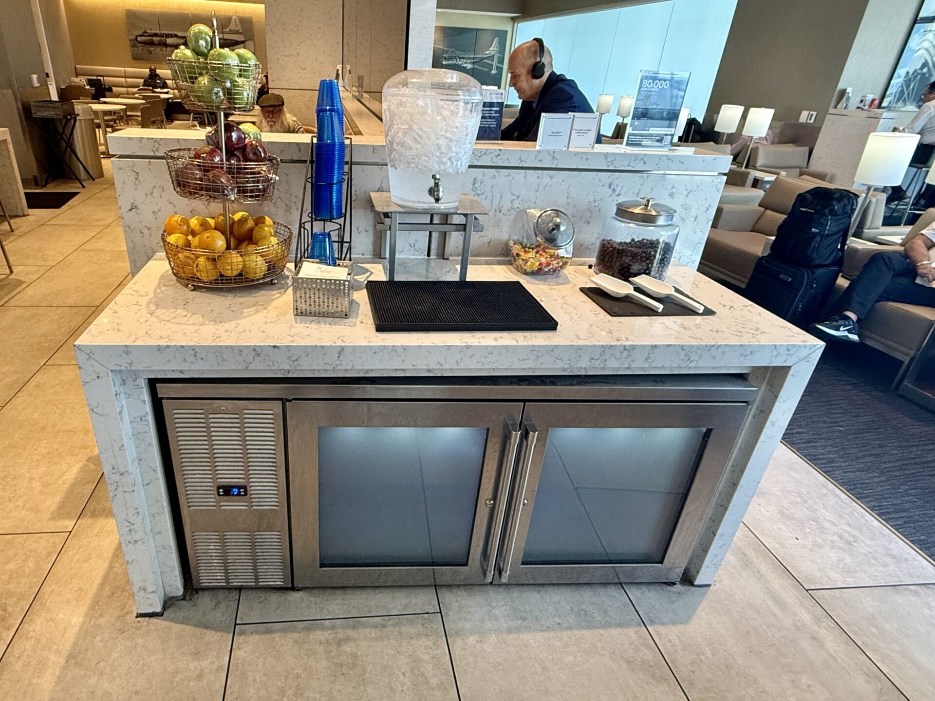 Lounge Review: United Club℠ (DFW - Gate E7) - The Bulkhead Seat