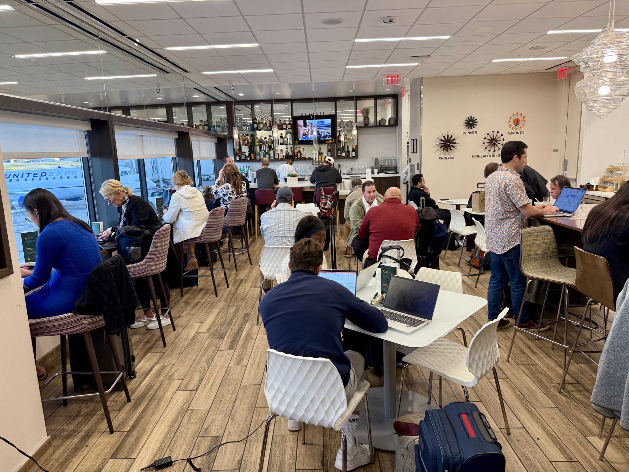 Lounge Review: Escape Lounge – The Centurion® Studio Partner (CMH ...